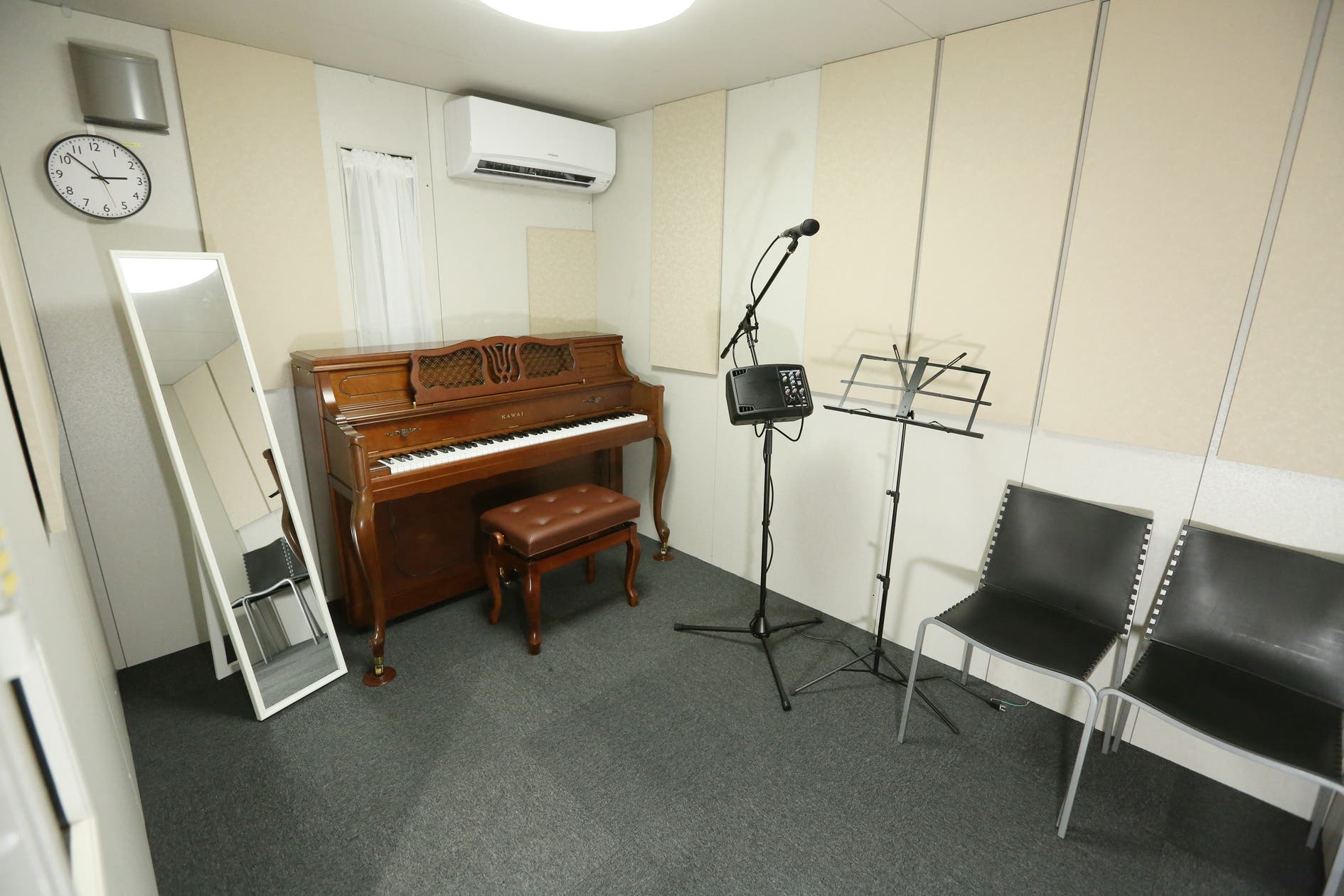 四谷三丁目駅徒歩１分🚃アビテックス🎼40Dr、ハイタイプ防音室 Cスタジオ　アンプ付スピーカー🔈マイク🎤1セット無料💕の写真2