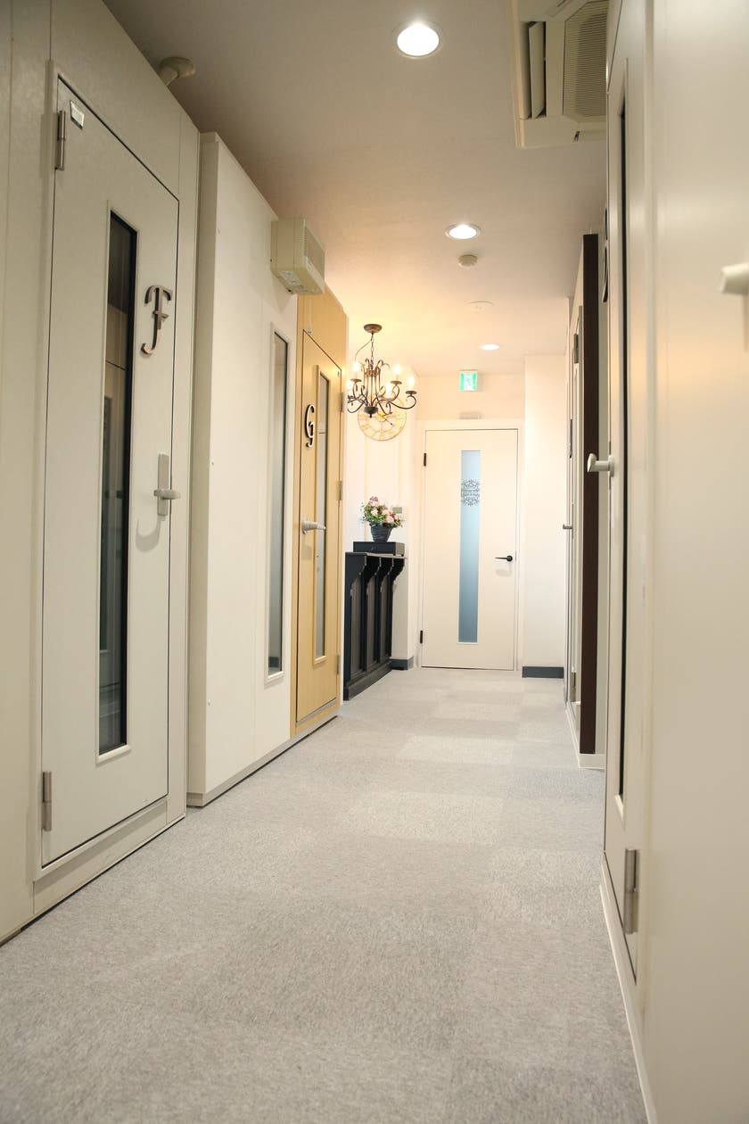 四谷三丁目駅徒歩１分🚃アビテックス🎼40Dr、ハイタイプ防音室 Cスタジオ　アンプ付スピーカー🔈マイク🎤1セット無料💕の写真9