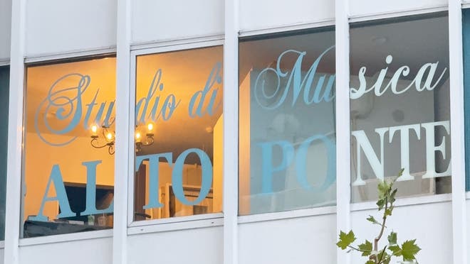 四谷三丁目駅徒歩1分🚃アビテックス🎼40Dr、ハイタイプ防音室 Cスタジオ アンプ付スピーカー🔈マイク🎤1セット無料💕の写真17