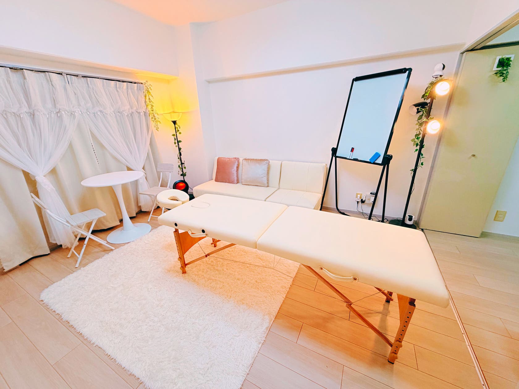 オープン特価✨【オリオン通りすぐ!!】女子会💄推し活🌟デート💖各種サロン✨会議室🧑‍💼Wi-Fi完備💻24hOK🏨の写真3