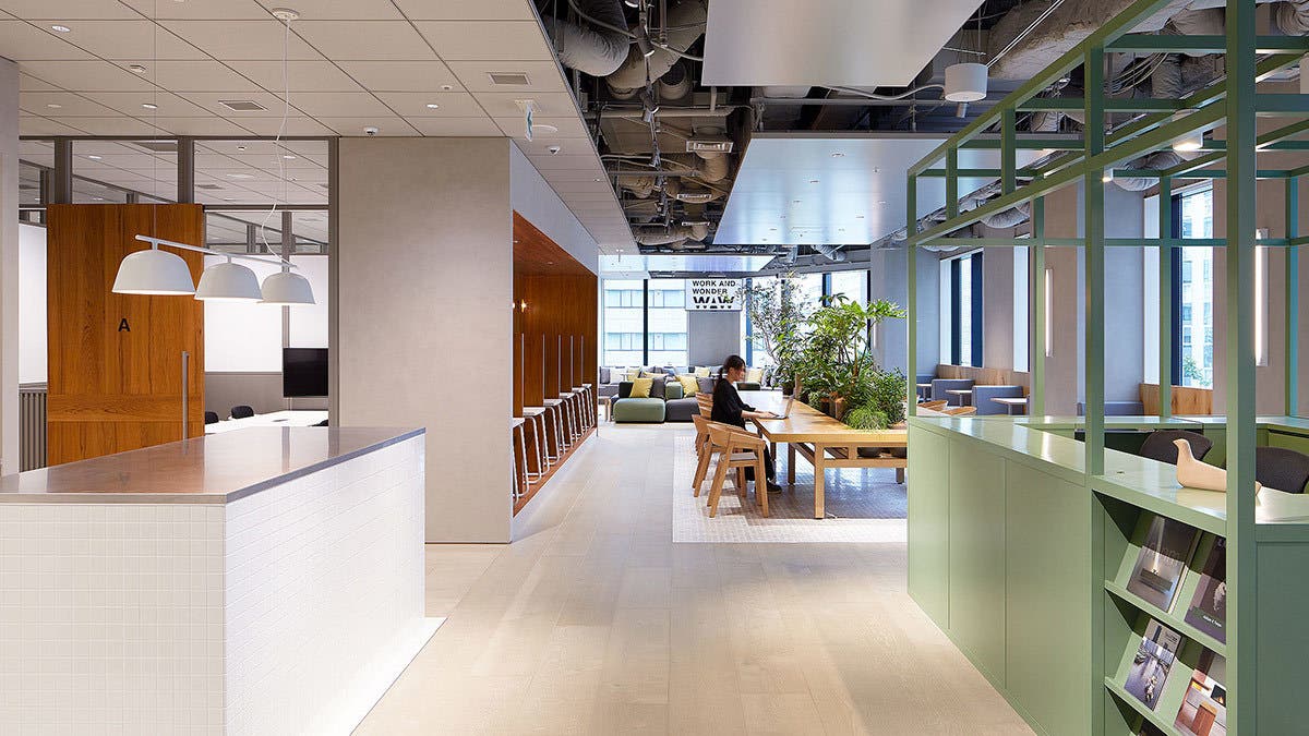 日本橋駅直結！ゆったりベンチシート型１人用ワークボックス「T18」。集中作業・WEB会議等に最適！の写真4