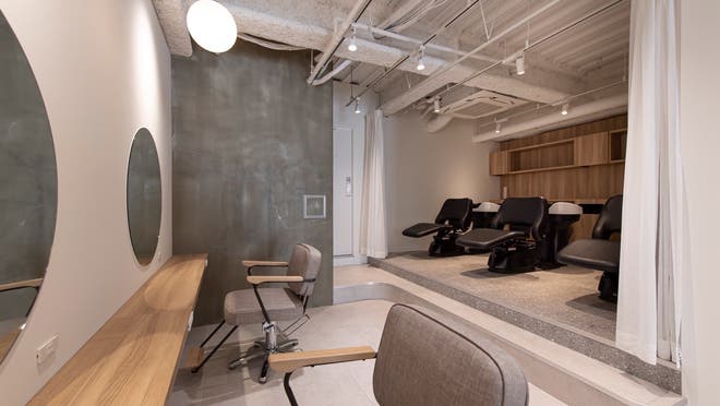 【表参道】1席を貸し出し,駅から徒歩5分、ナチュラルで開放的なヘアサロンの写真1