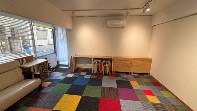 東高円寺駅から徒歩4分、日当たりの良いアート・ワークショップスペースの写真1