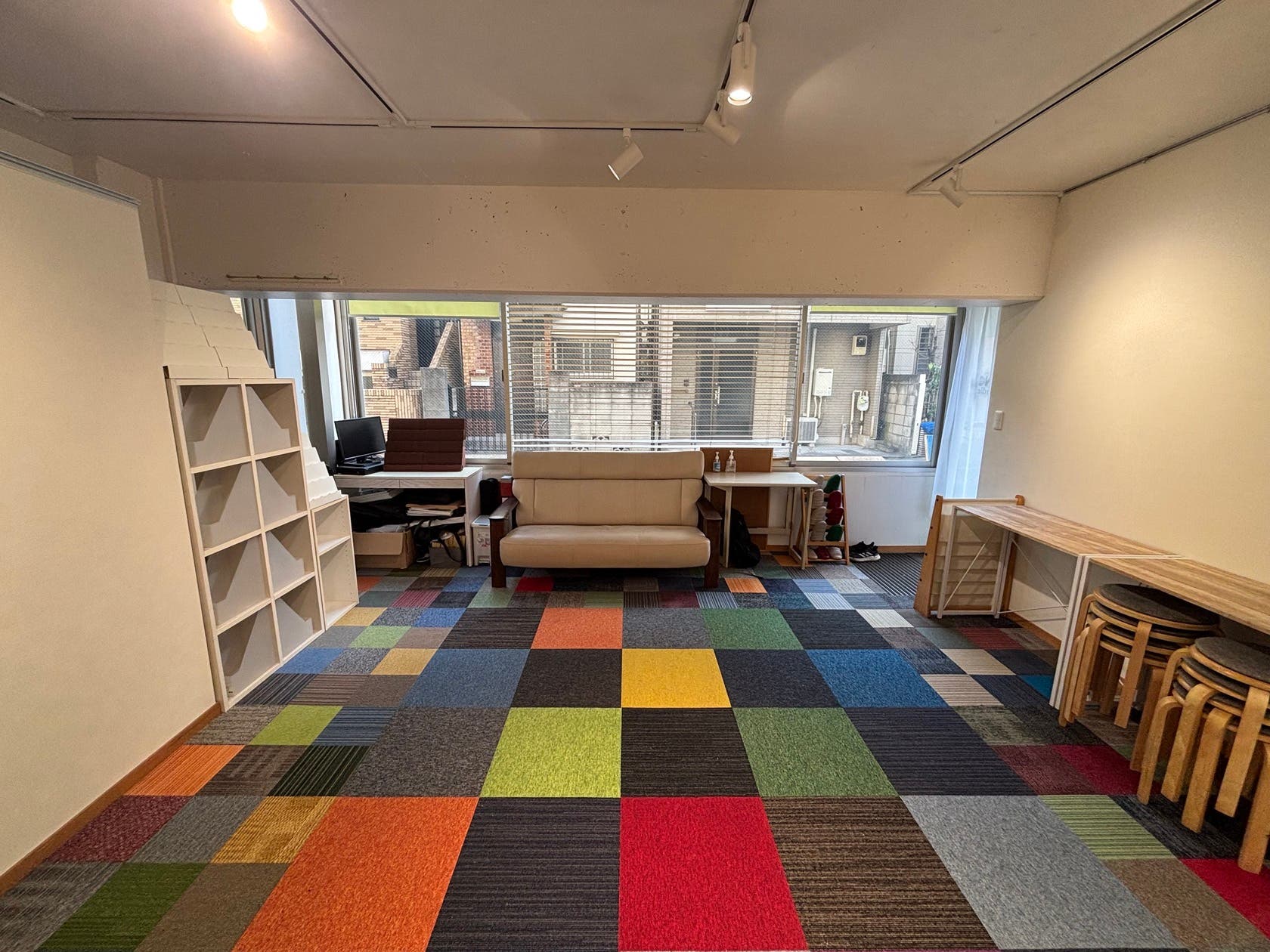 東高円寺駅から徒歩4分、日当たりの良いアート・ワークショップスペースの写真3