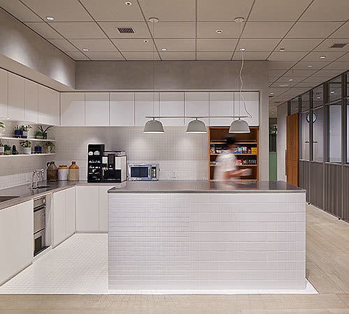 日本橋駅直結！ゆったりベンチシート型１人用ワークボックス「T19」。集中作業・WEB会議等に最適！の写真3