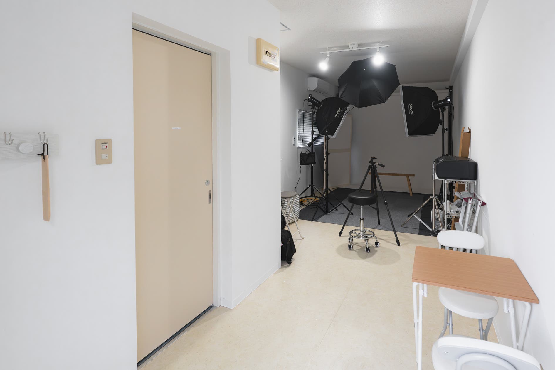 【HARUMI STUDIO】シンプルでコンパクトな撮影スタジオの写真1