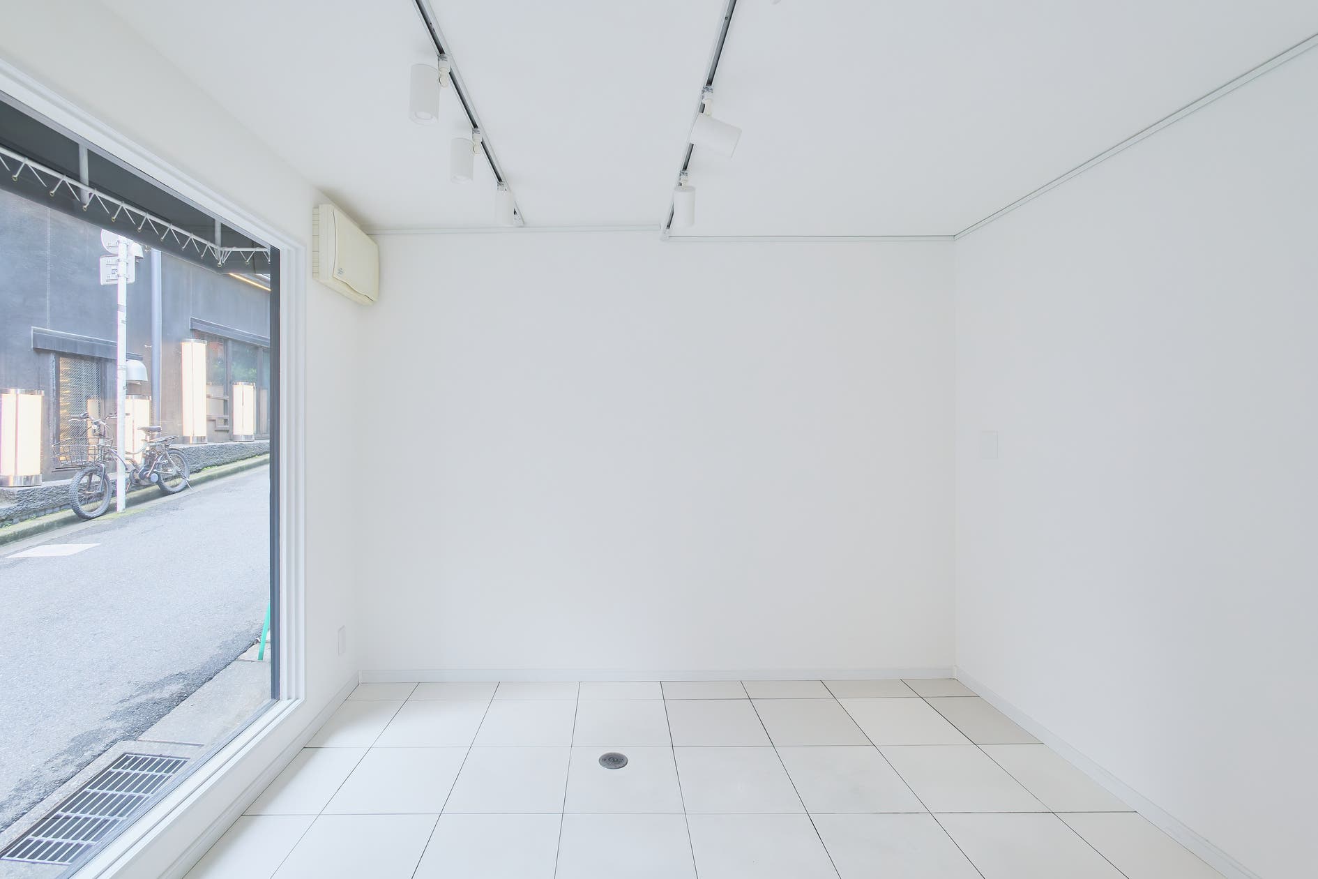 【ニューオープン】【恵比駅から徒歩３分 / 角地 /大きな窓】通りから一目でわかるマルチギャラリーの写真1