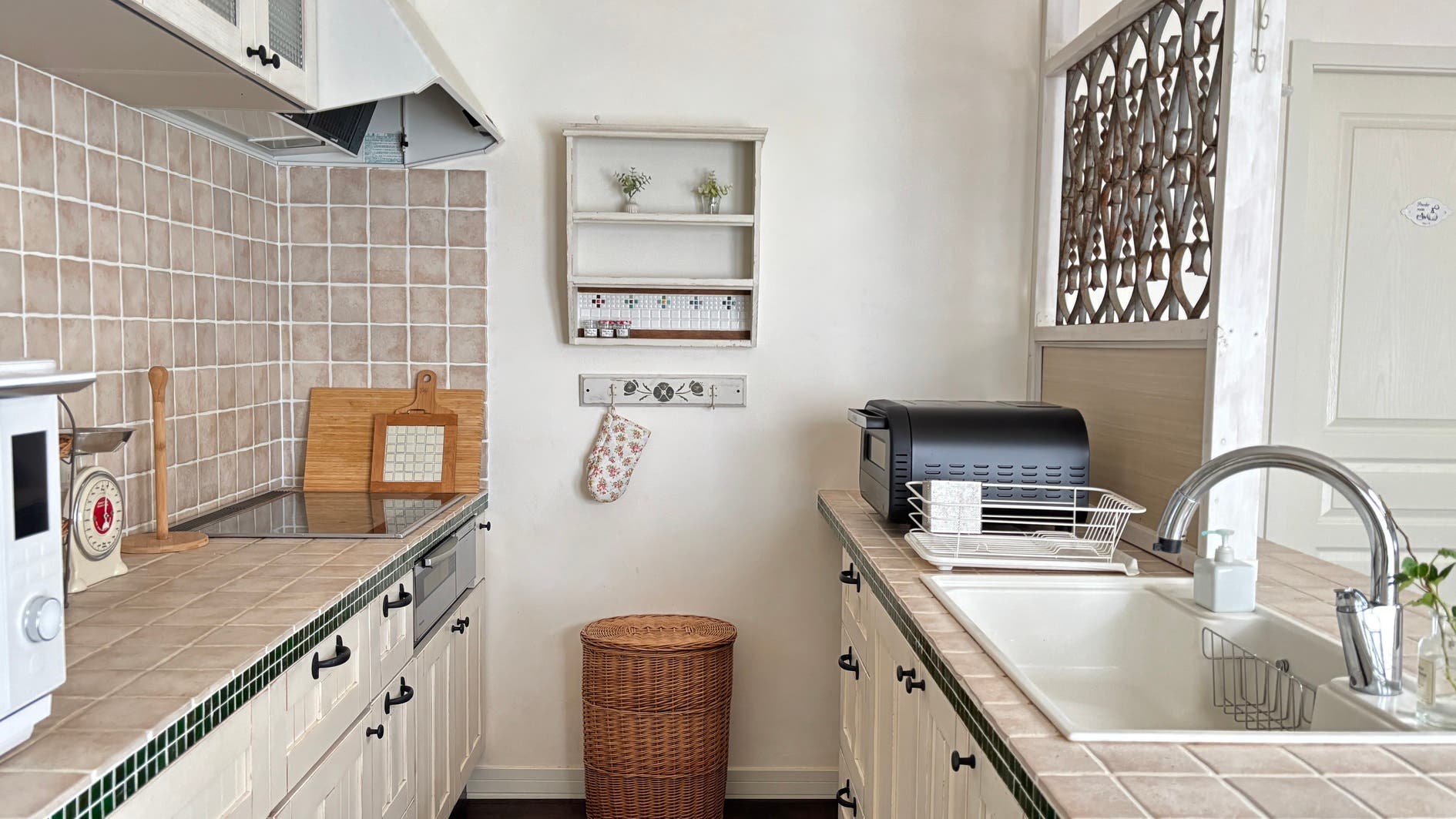 アンティーク家具と手作り感のある可愛い内装のスタジオです◆記念日撮影◆ポートレート◆キッチン付◆幅広い用途で撮影可◆駐車２台可◆の写真14