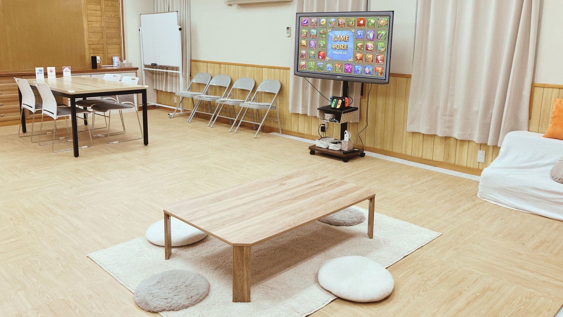 長野駅から徒歩7分！広々としたお部屋でセミナーやヨガ教室、ママ会や女子会、各種パーティーなど様々な使い方ができます！の写真1