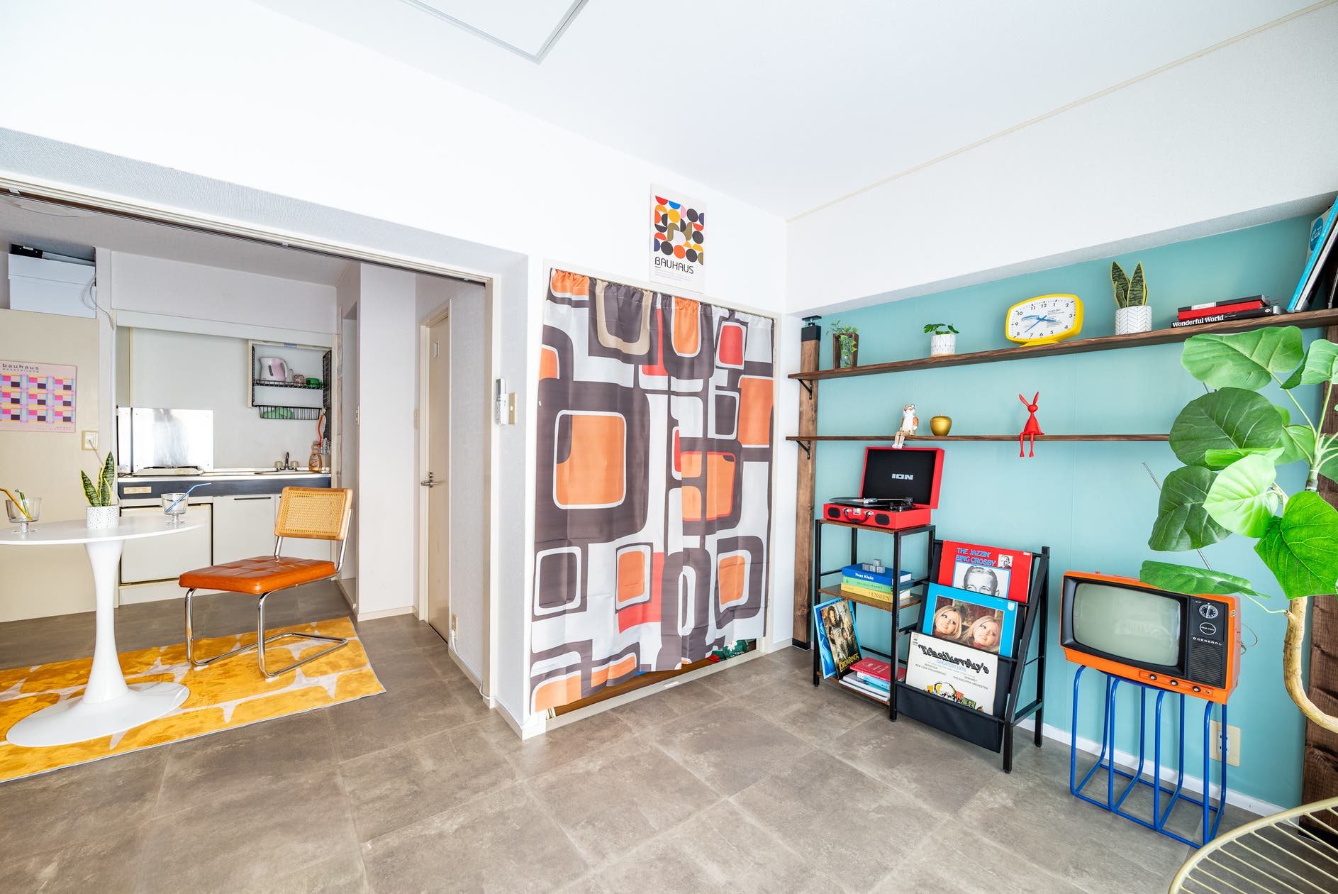 🆕OPEN 20%OFF📣新大久保駅4分｜レトロでポップなデザインハウス｜自然光×リビングダイニング｜ポートレートの写真3