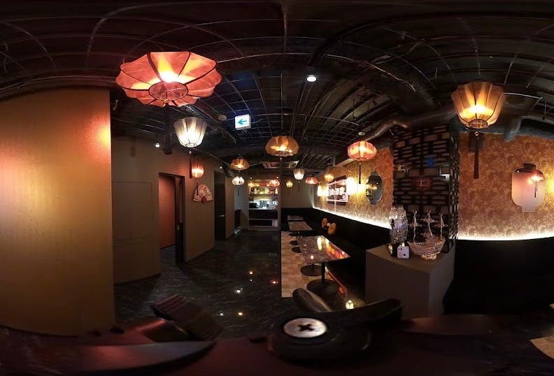 【新宿駅近】ネオン中華コンカフェの写真2