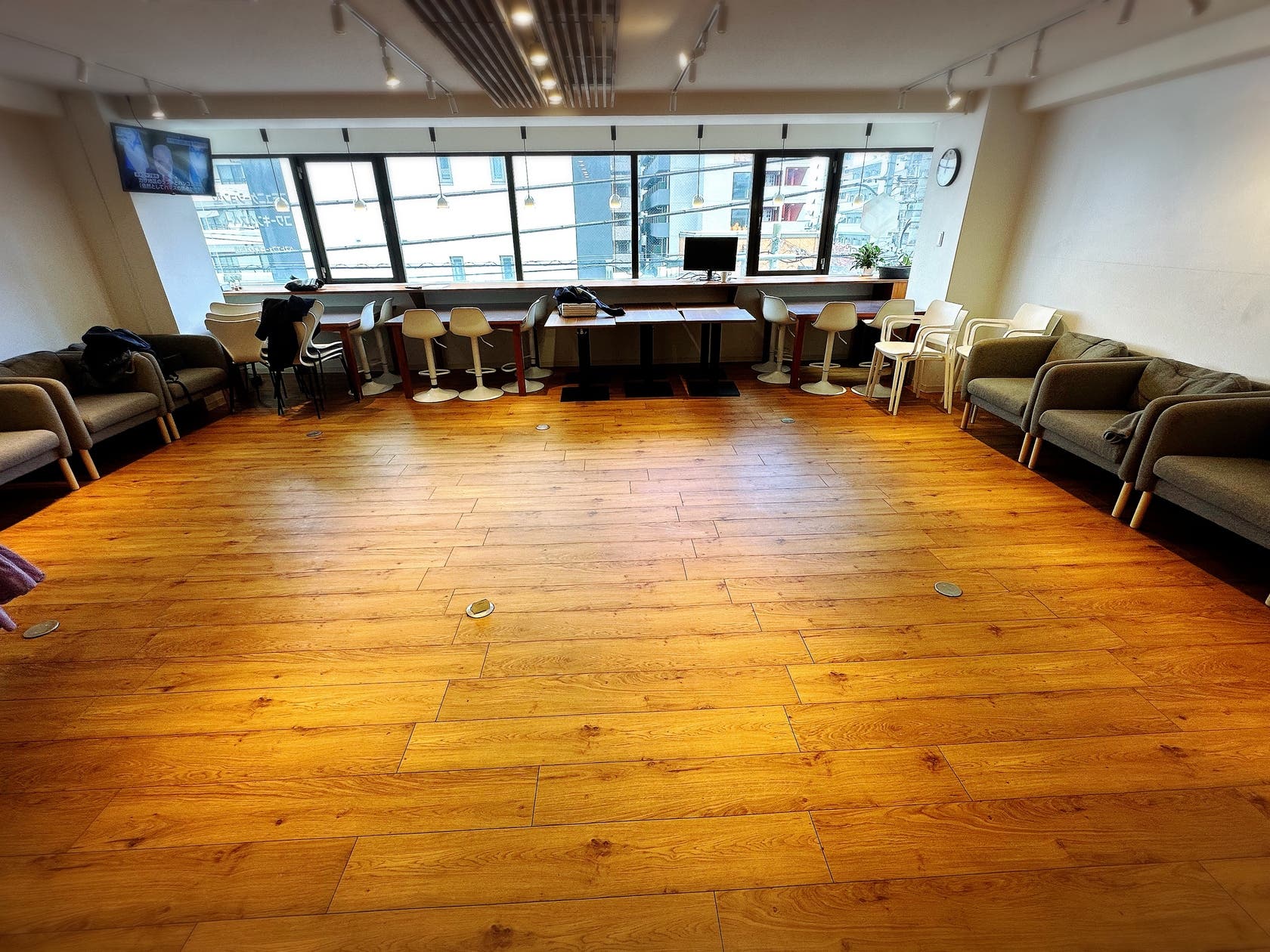 JR船橋駅徒歩3分！広々空間35座席！/2023年7月オープン/82インチプロジェクター無料/レイアウト変更自由/ゴミ捨てOKの写真7