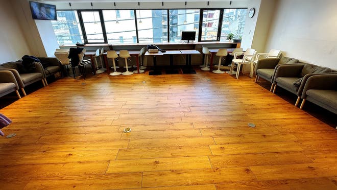 JR船橋駅徒歩3分!広々空間35座席!/2023年7月オープン/82インチプロジェクター無料/レイアウト変更自由/ゴミ捨てOKの写真7