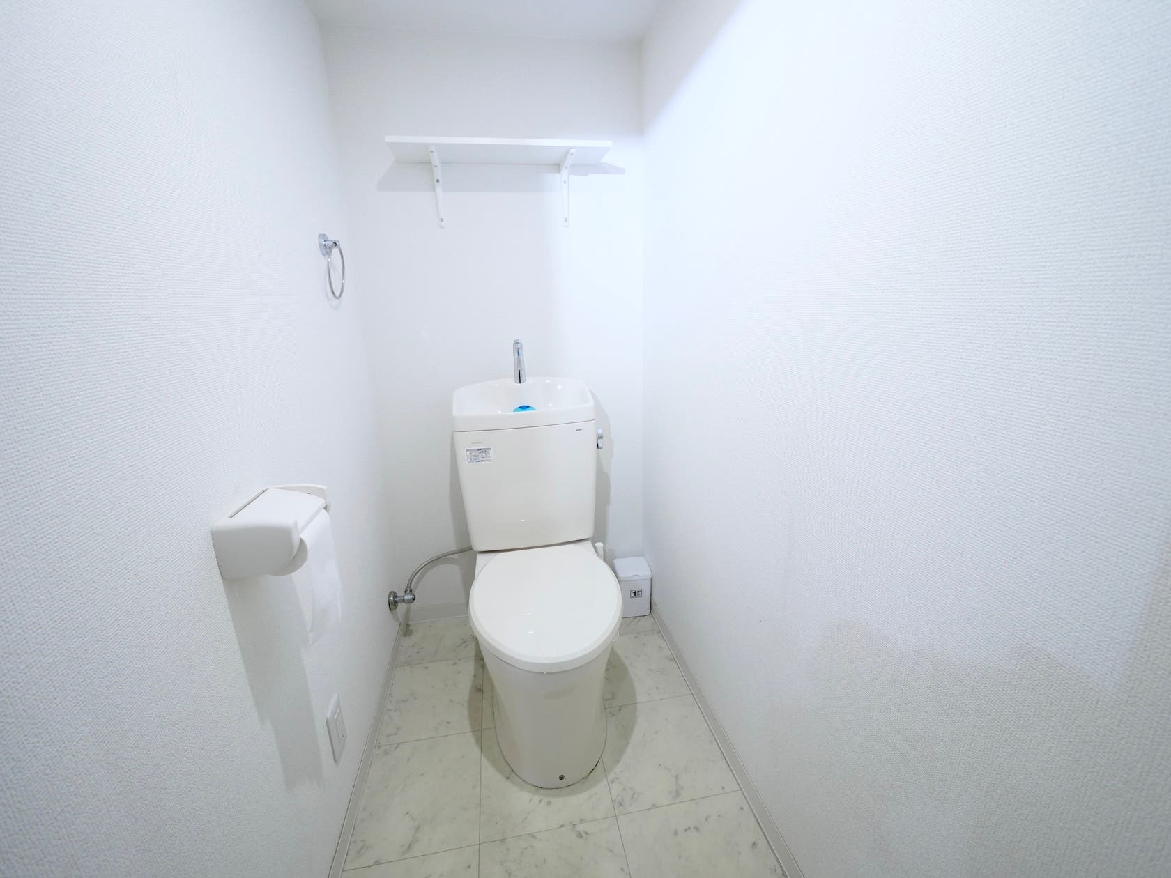 【新宿駅3分・新宿三丁目駅10秒】超駅近🚶｜E6出口のすぐ隣｜地域最安🉐｜清潔で洗練空間｜マシンピラティスレンタルスタジオの写真9