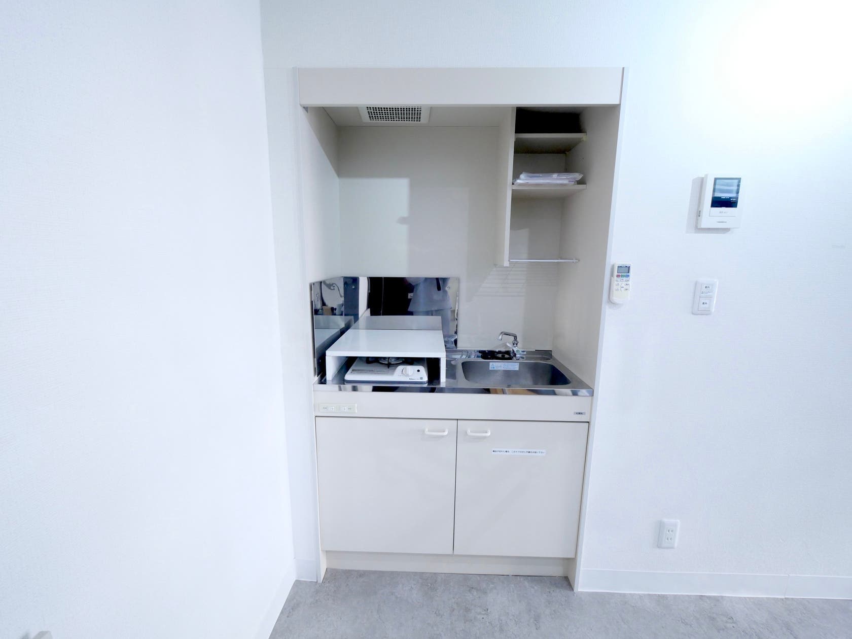 【新宿駅3分・新宿三丁目駅10秒】超駅近🚶｜E6出口のすぐ隣｜地域最安🉐｜清潔で洗練空間｜マシンピラティスレンタルスタジオの写真10