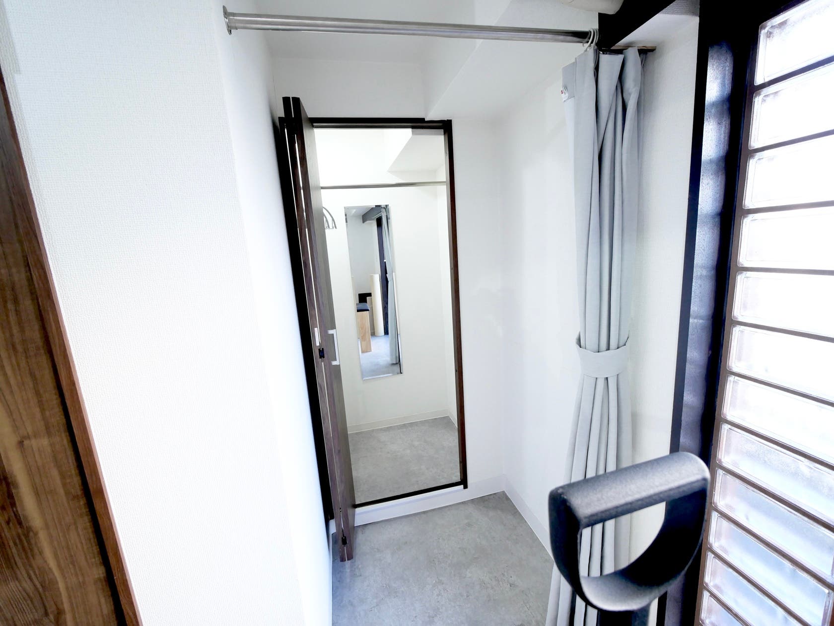 【新宿駅3分・新宿三丁目駅10秒】超駅近🚶｜E6出口のすぐ隣｜地域最安🉐｜清潔で洗練空間｜マシンピラティスレンタルスタジオの写真11