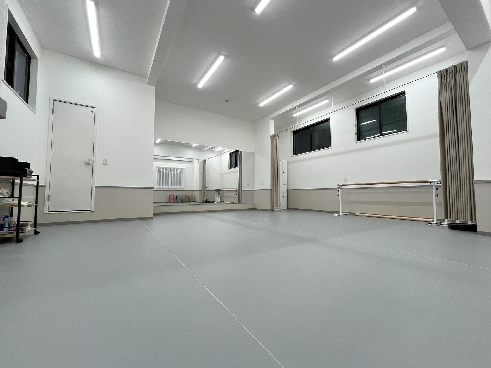 新築2025年11月OPEN💐リノリウム床・鏡・バレエバー完備！更衣室・ロッカー付きで快適✨の写真3