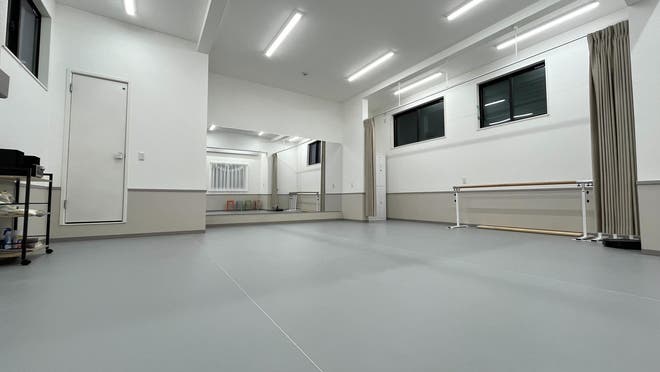 新築2025年11月OPEN💐リノリウム床・鏡・バレエバー完備!更衣室・ロッカー付きで快適✨の写真3