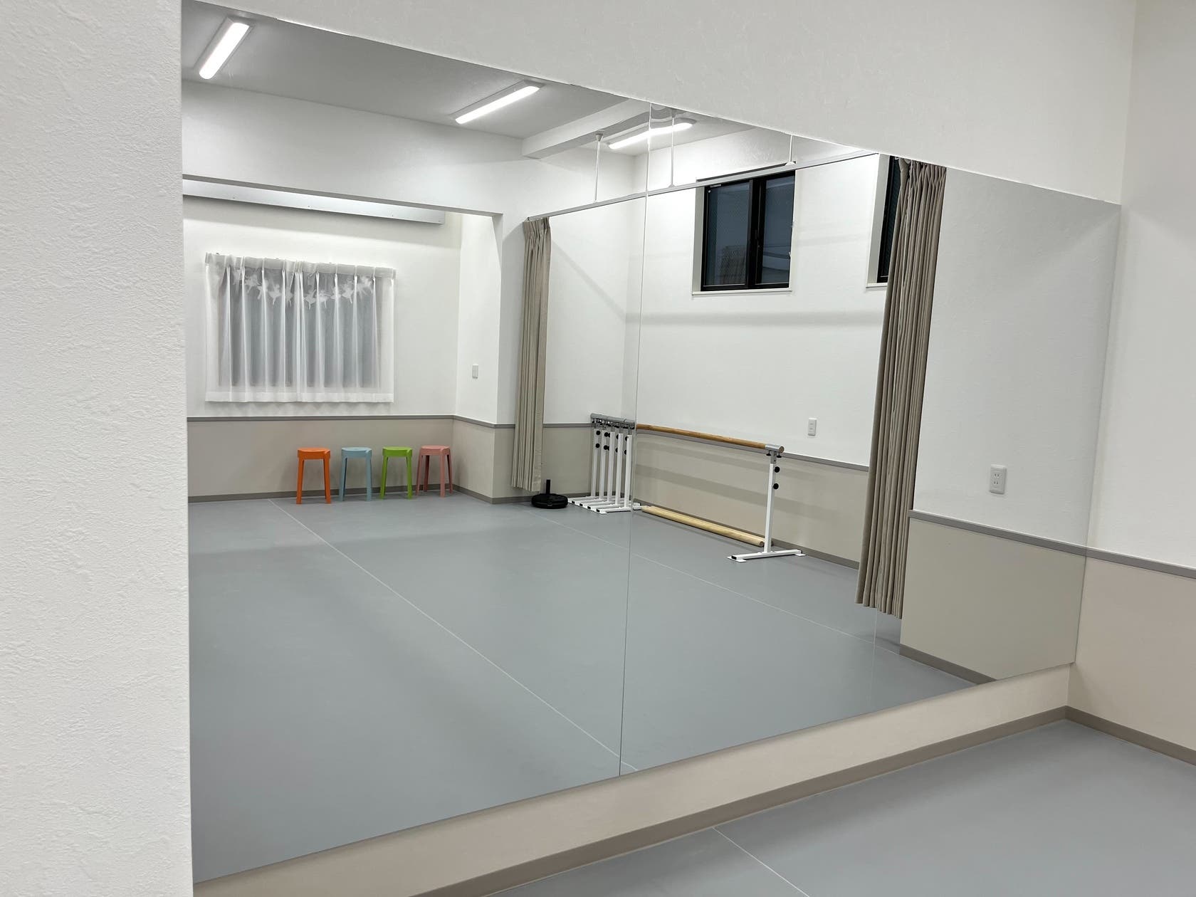 新築2025年11月OPEN💐リノリウム床・鏡・バレエバー完備！更衣室・ロッカー付きで快適✨の写真5