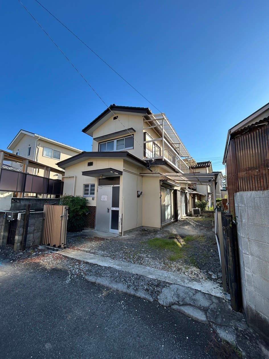 【甲府駅28分、緑ヶ丘スポーツ公園・甲府病院近く｜軽1台駐車可｜Wi-Fi有り｜4名会議】の写真2