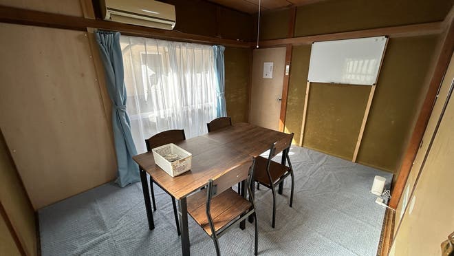 【甲府駅28分、緑ヶ丘スポーツ公園・甲府病院近く|軽1台駐車可|Wi-Fi有り|4名会議】の写真1