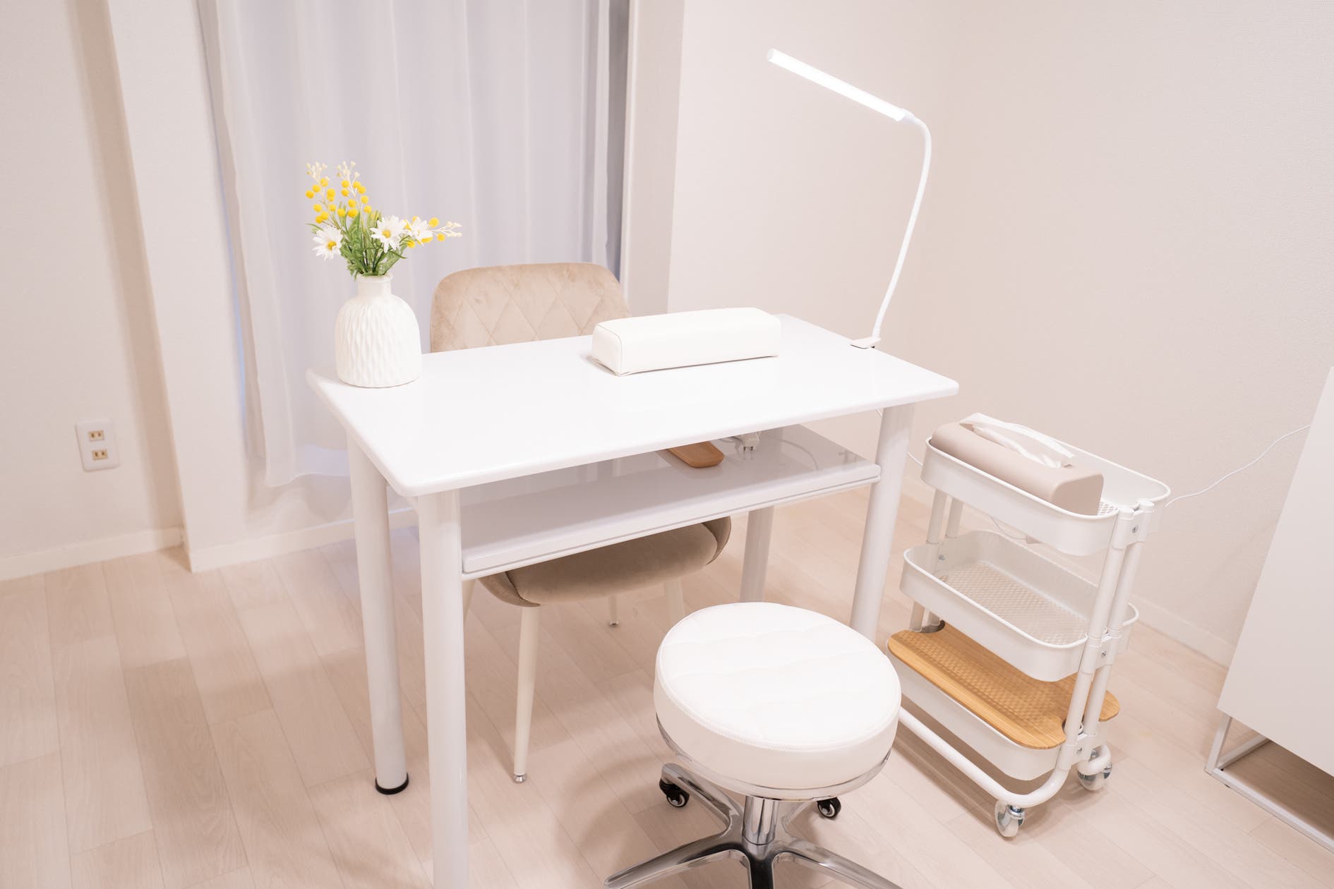 【✨OPEN PRICE✨】＼立川から一駅／国立駅4分完全個室🌱やさしい色合いのお花が彩るナチュラルな多目的サロン💐の写真6