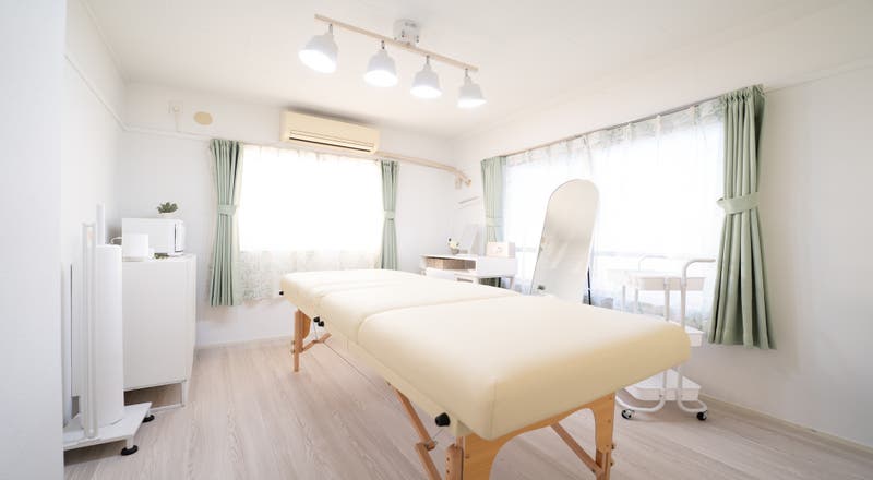 【✨11月NEW✨】下北沢駅すぐ🌱　完全個室レンタルサロン ｜エステ・整体に