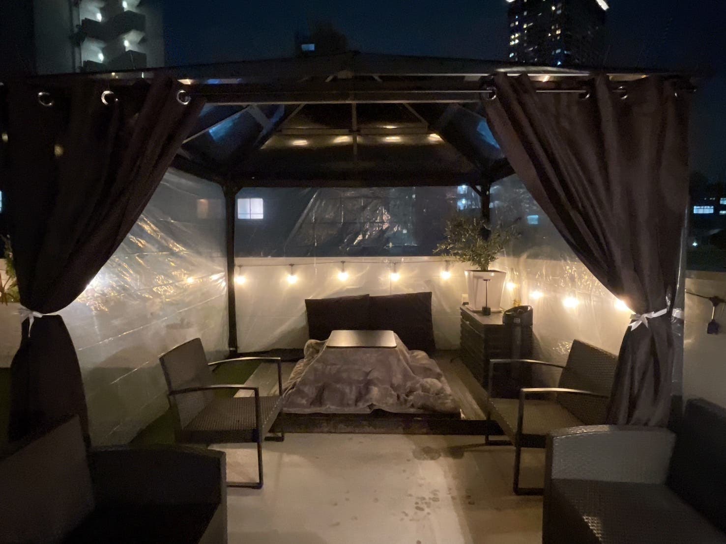 冬・雨でも大丈夫！炬燵、ヒーター完備の完全プライベートな屋上！の写真2