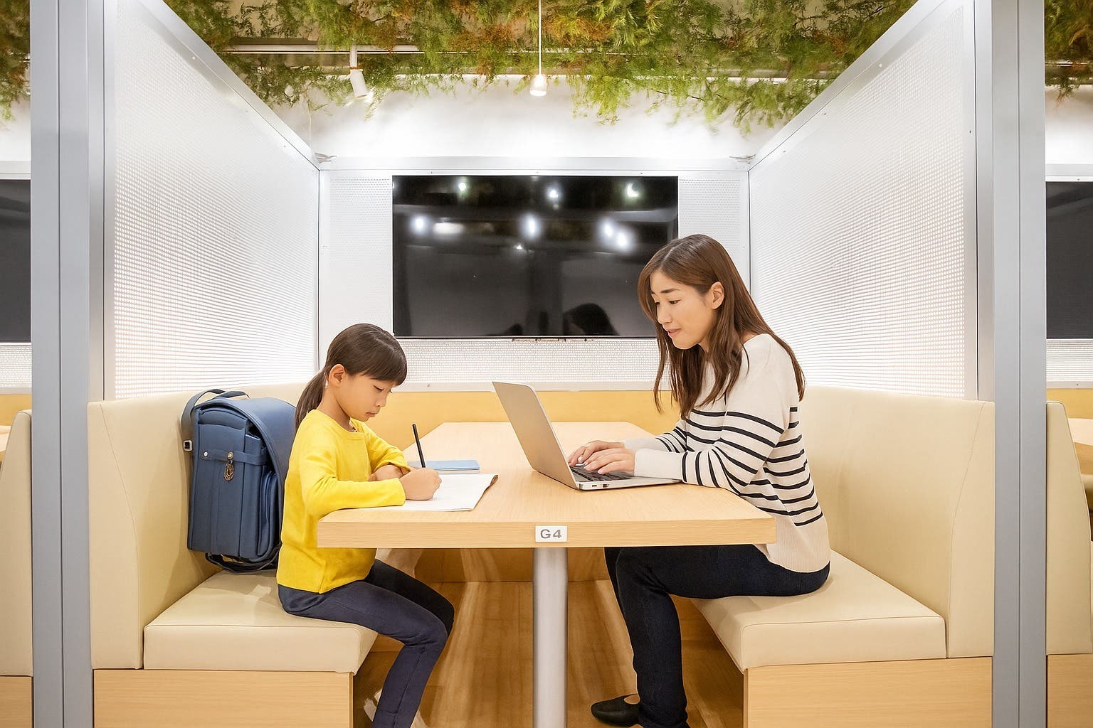 🌟友人との集まりに最適🌟【上野駅徒歩1分｜貸し会議室｜14G】半個室/無料Wi-Fi/電源/55inモニターの写真12