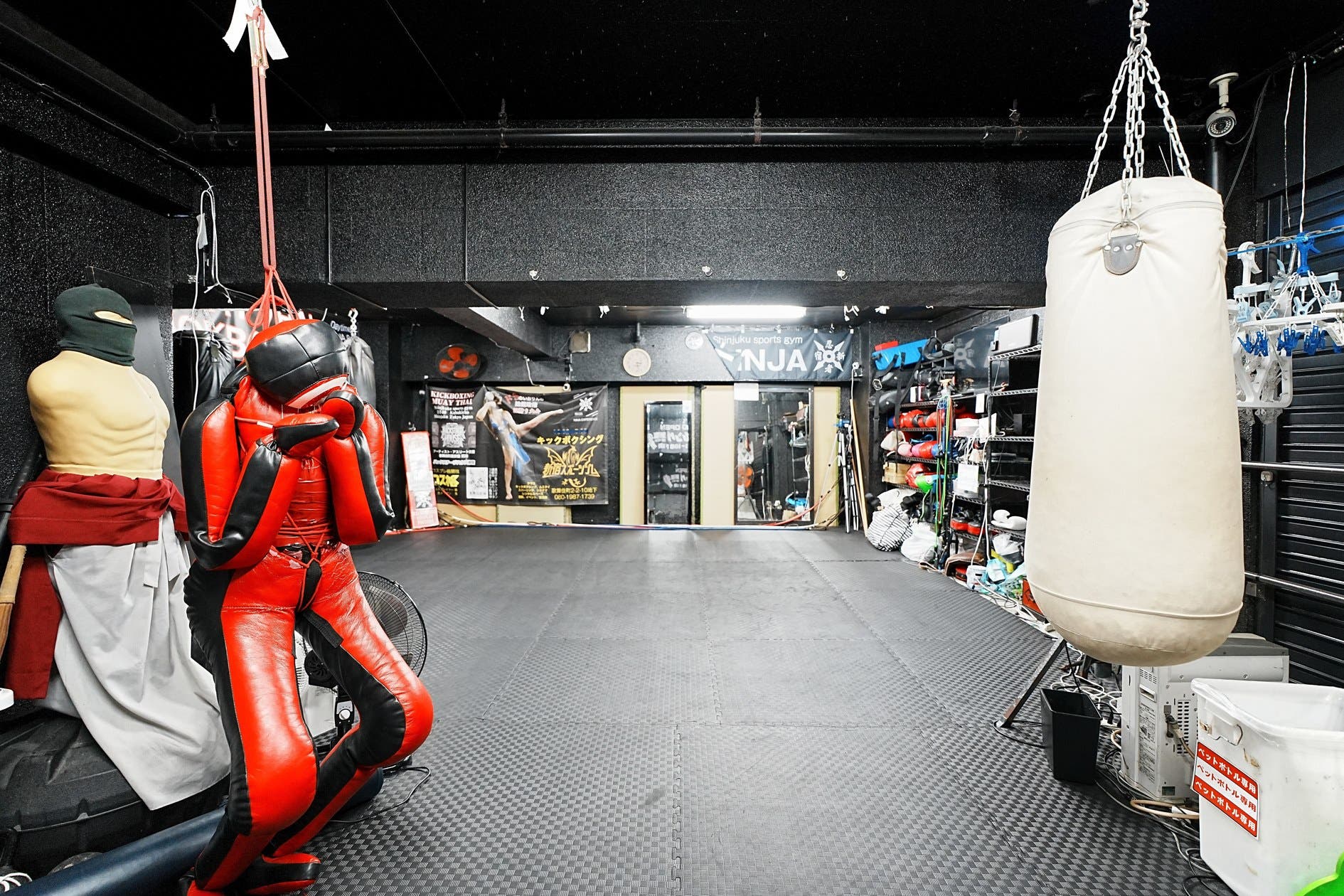 【東新宿駅2分】撮影・配信・本格トレーニングに！89㎡の広々としたキックボクシングジムの写真14