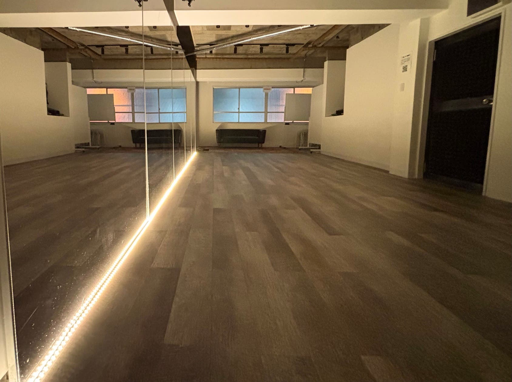 神保町駅から4分！リーズナブルな駅チカダンススタジオ「Studio Luna」の写真8
