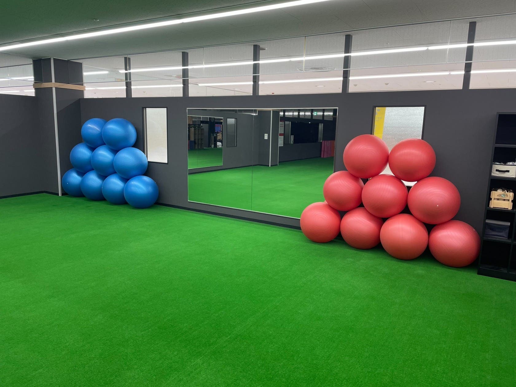 590㎡と県内最大級の広さ！ヨガ、ダンス、サークル、フィットネスジムまで対応のマルチスペース（ウェルベース山形）の写真8