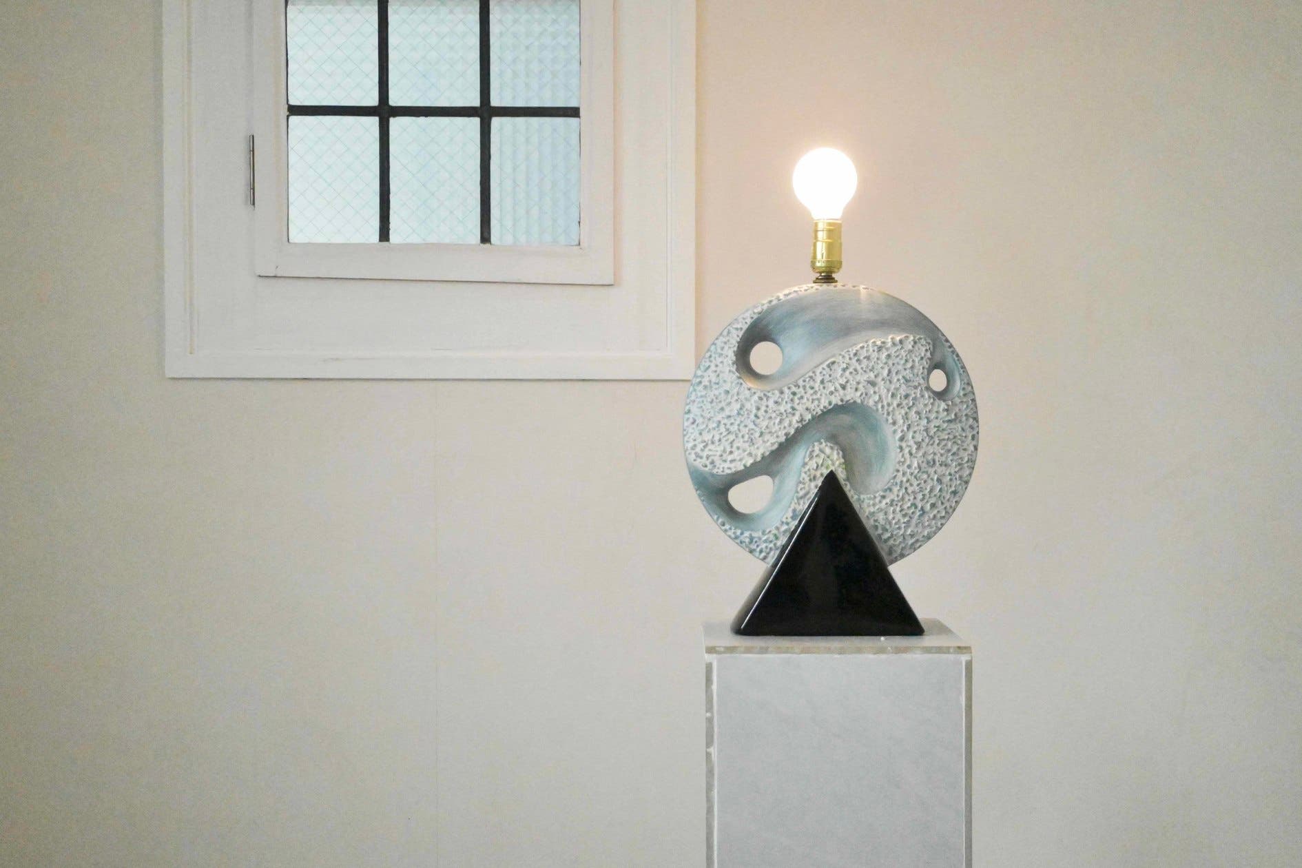 ポストモダンデザインのライトの画像1