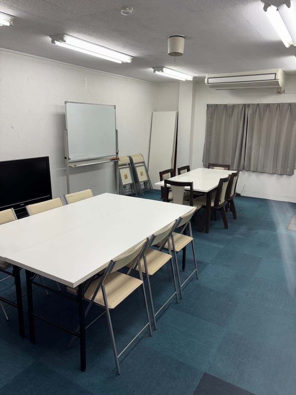 キッチン完備の多目的スペース。ビジネス―ユース・パーティー・楽器の練習・囲碁・カードゲーム・麻雀等など色々な用途に対応。の写真1