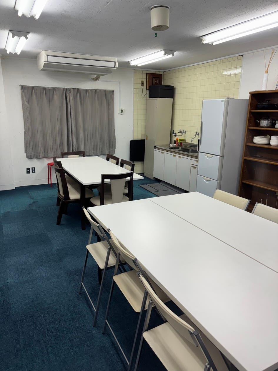 キッチン完備の多目的スペース。ビジネス―ユース・パーティー・楽器の練習・囲碁・カードゲーム・麻雀等など色々な用途に対応。の写真2