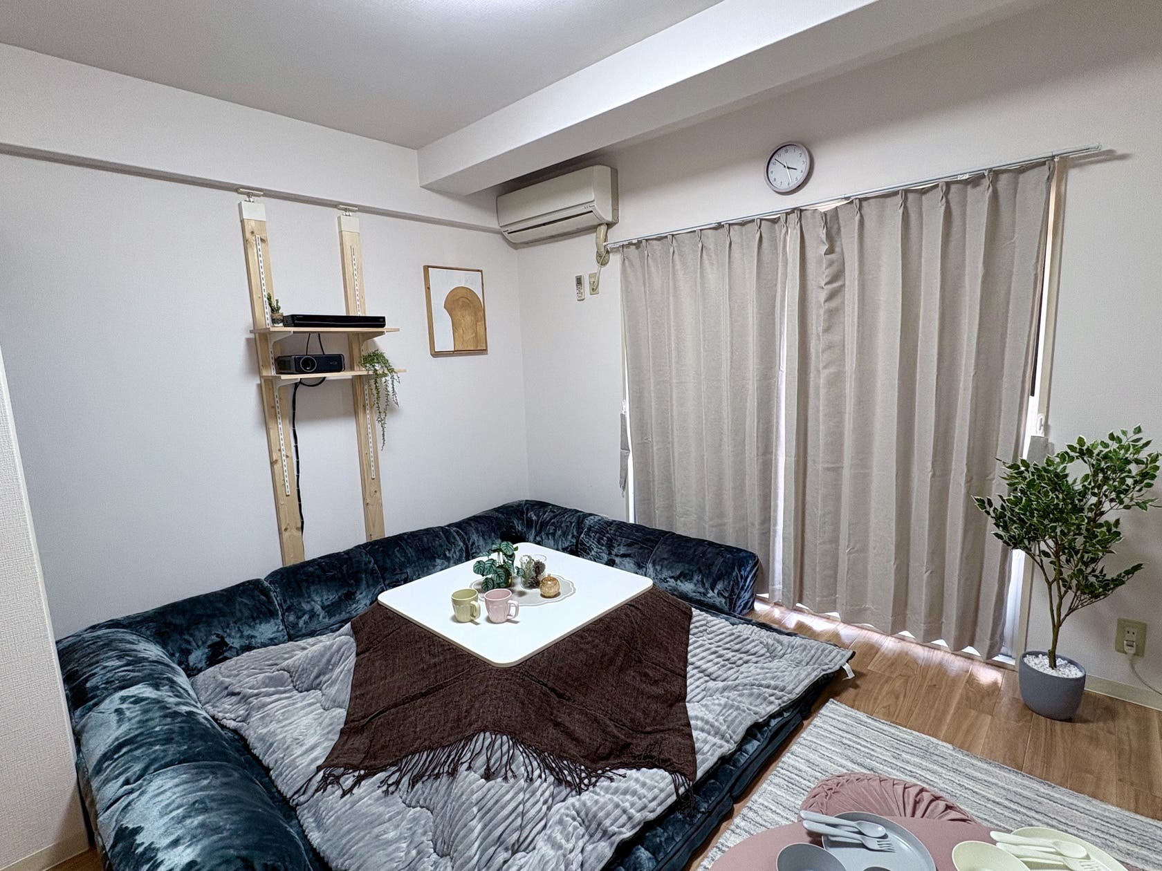 リニューアル✨ラグソファ✖️超大画面プロジェクター🎥冬はこたつでチルしよ？🐣DVD、地デジ視聴🆗ゴミ処理無料🙆‍♀️の写真5