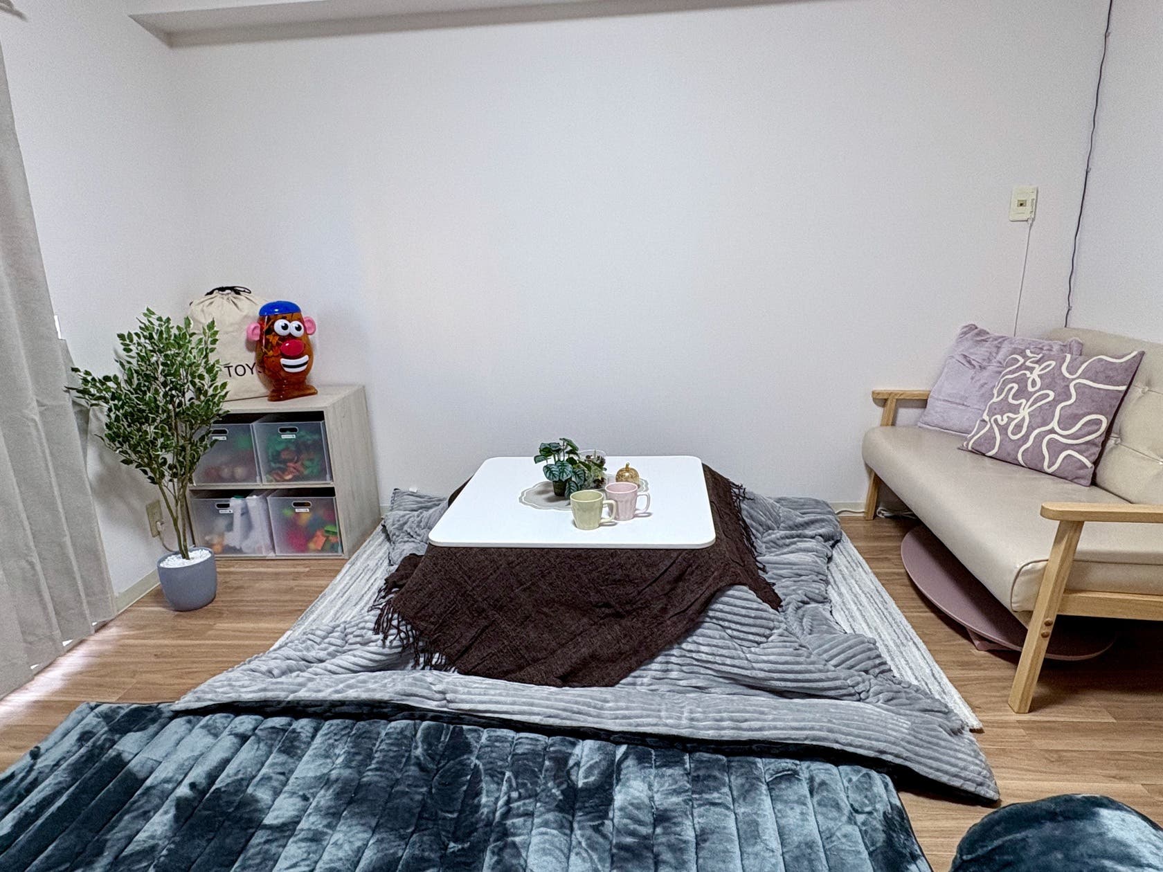 リニューアル✨ラグソファ✖️超大画面プロジェクター🎥冬はこたつでチルしよ？🐣DVD、地デジ視聴🆗ゴミ処理無料🙆‍♀️の写真10