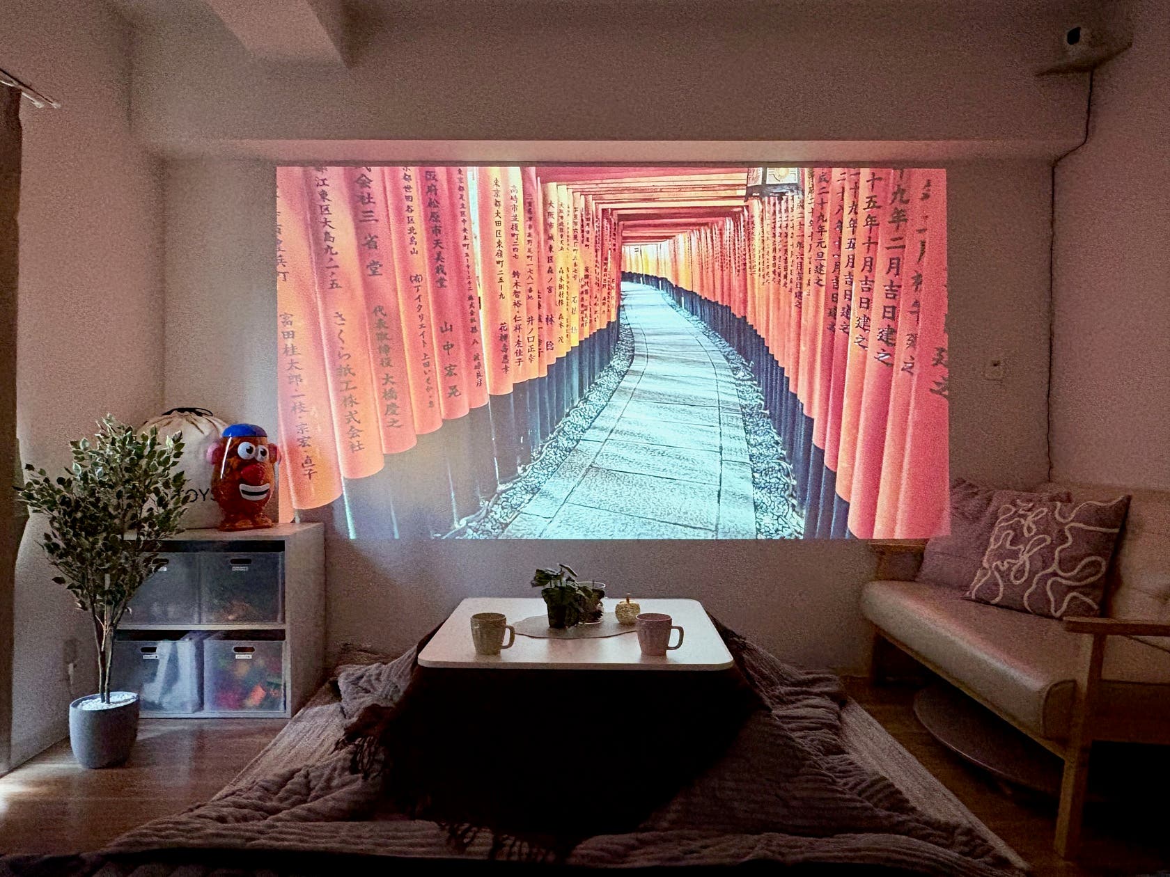 リニューアル✨ラグソファ✖️超大画面プロジェクター🎥冬はこたつでチルしよ？🐣DVD、地デジ視聴🆗ゴミ処理無料🙆‍♀️の写真11