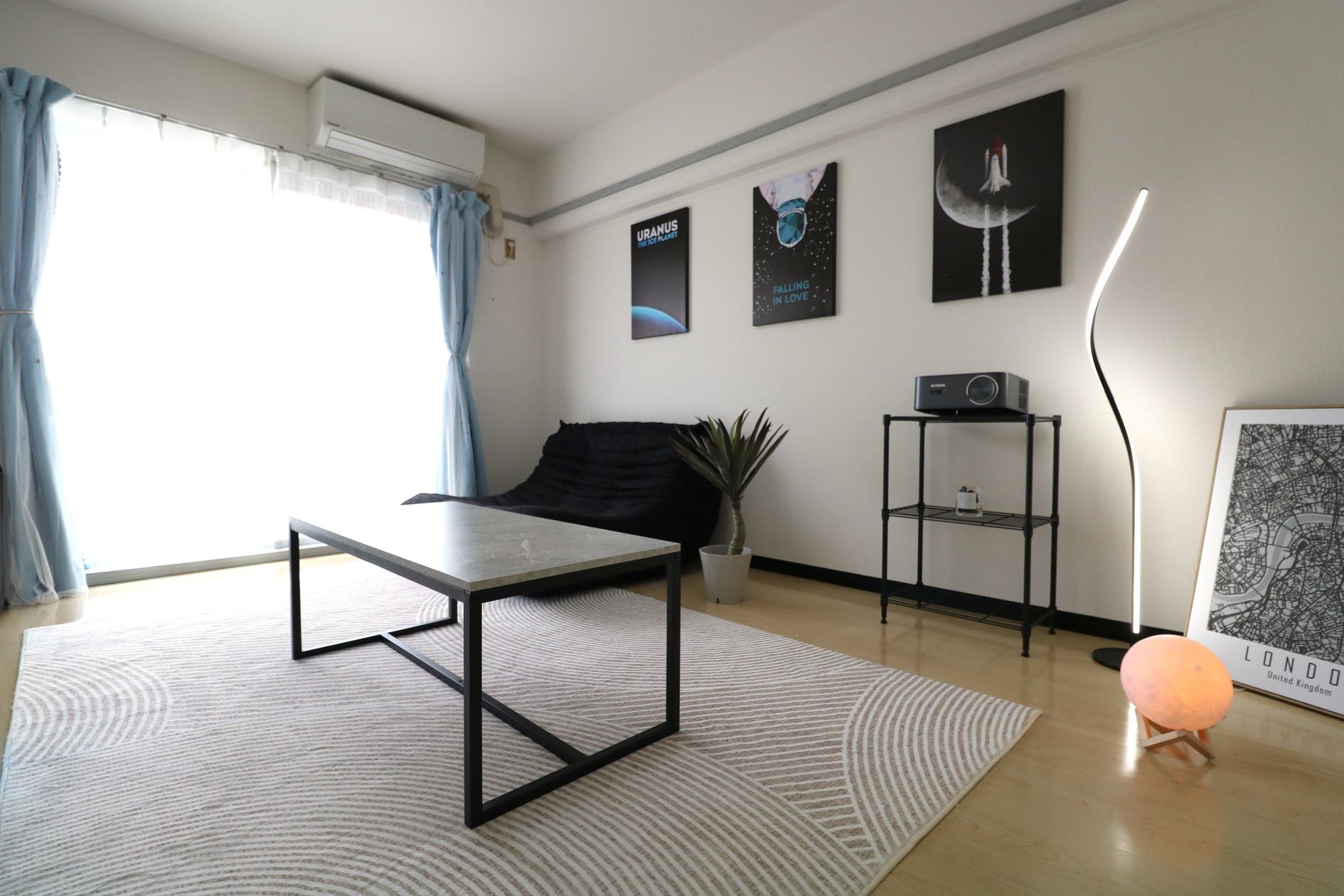 11月NEWOPEN🎉JR西川原・就実駅徒歩20秒🚃お部屋のコンセプトは宇宙🌌ミニキッチン有り🍴の写真1