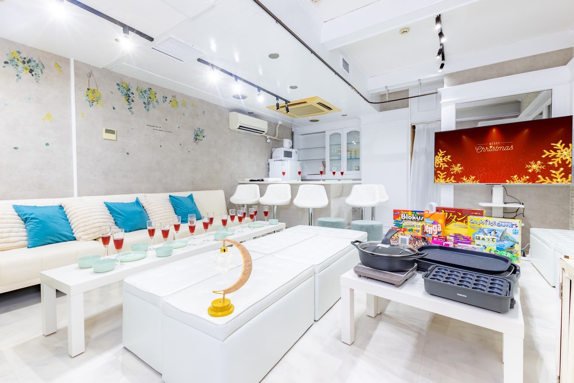 NEW🎉最大43名🉐東梅田駅2分🥳大人気ゲーム機🎮女子会💗推し活🌟タコパ🐙パーティ🥂24H🏪Neige梅田の写真2