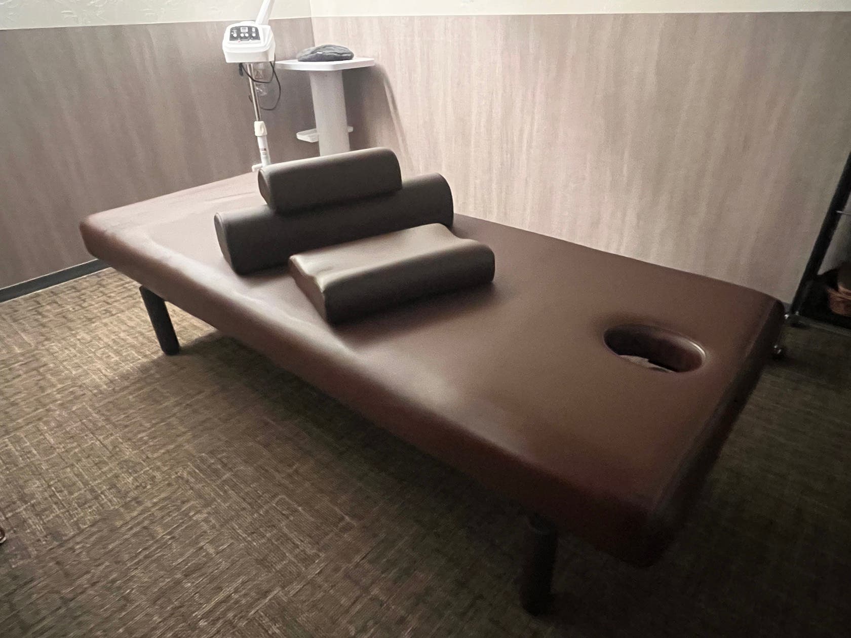 藤井寺駅徒歩1分☆完全個室のマッサージ専用ルームの写真1