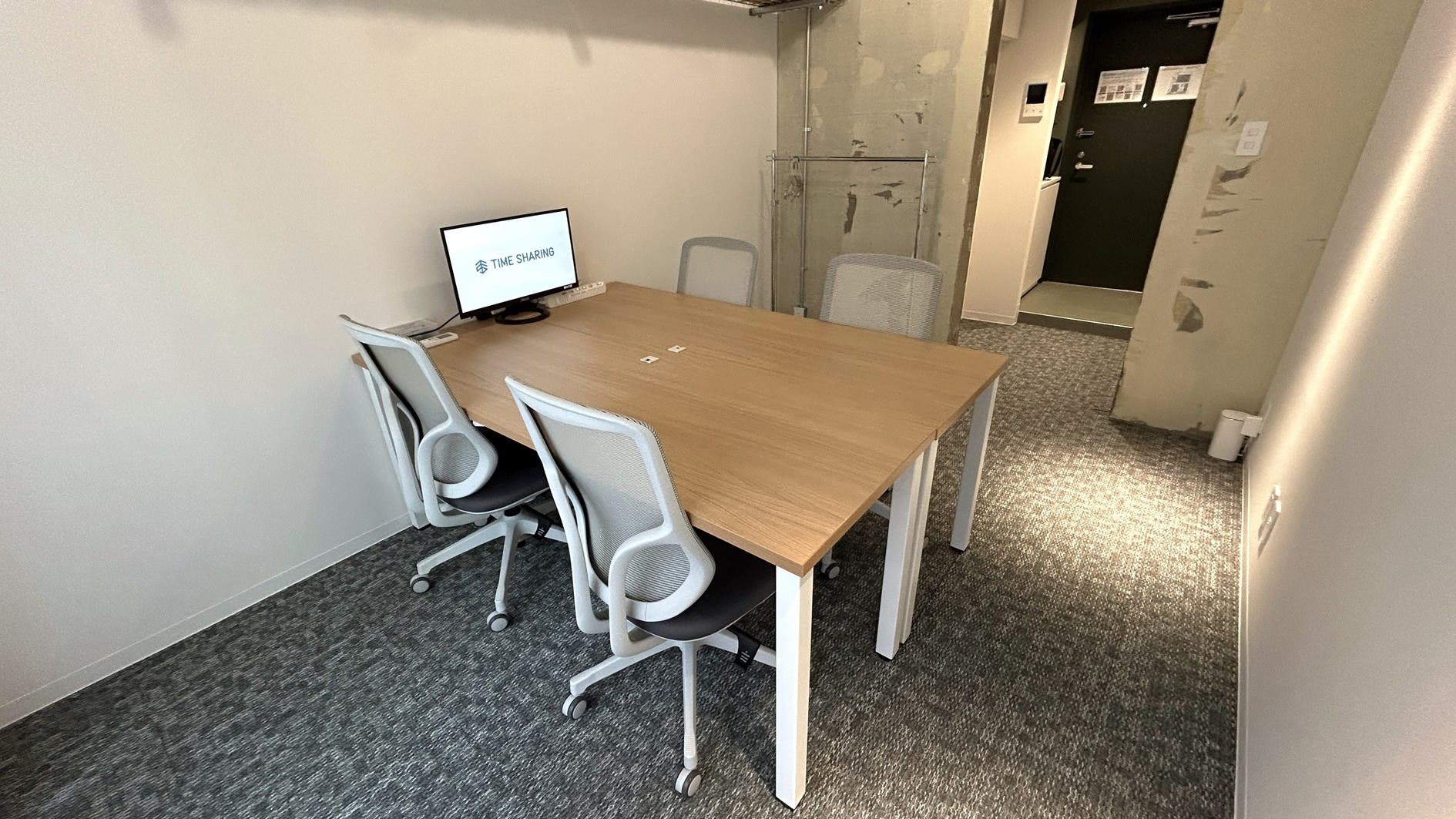 101【代々木駅 5分！便利な駅近♡】無料Wi-Fi♪会議やテレワーク利用に最適な完全個室☆の写真2