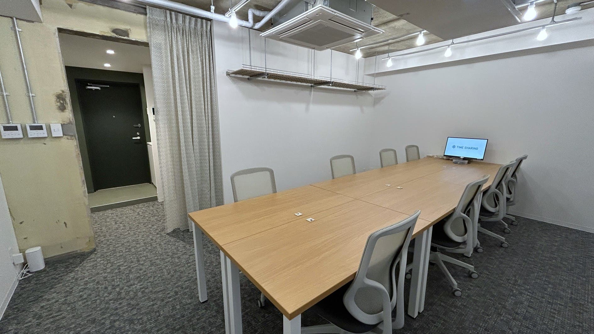 103【代々木駅 5分！便利な駅近♡】無料Wi-Fi♪会議やテレワーク利用に最適な完全個室☆の写真2