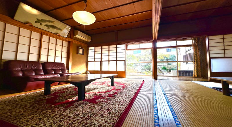 和室・洋室・キッチン・日本庭園！レトロな和洋折衷で部屋数多く撮影向き！