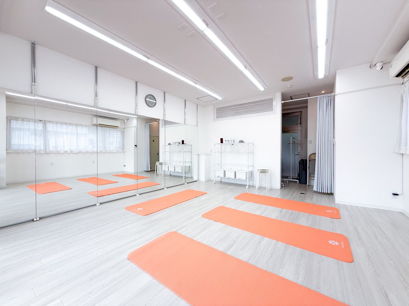 ✨11月 NEWオープン✨【高崎駅７分】ダンス・ヨガ・サロン・ネイル・整体・撮影・控え室にもおすすめ！多目的スペース！駐車場2台の写真2