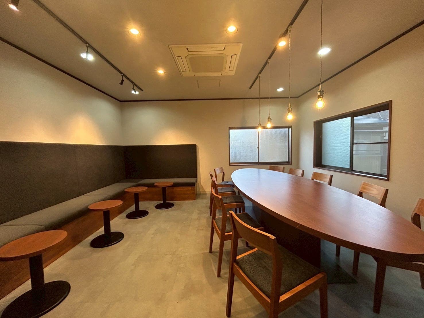 金閣寺から徒歩4分｜和モダンで多用途に使える落ち着き空間の写真1