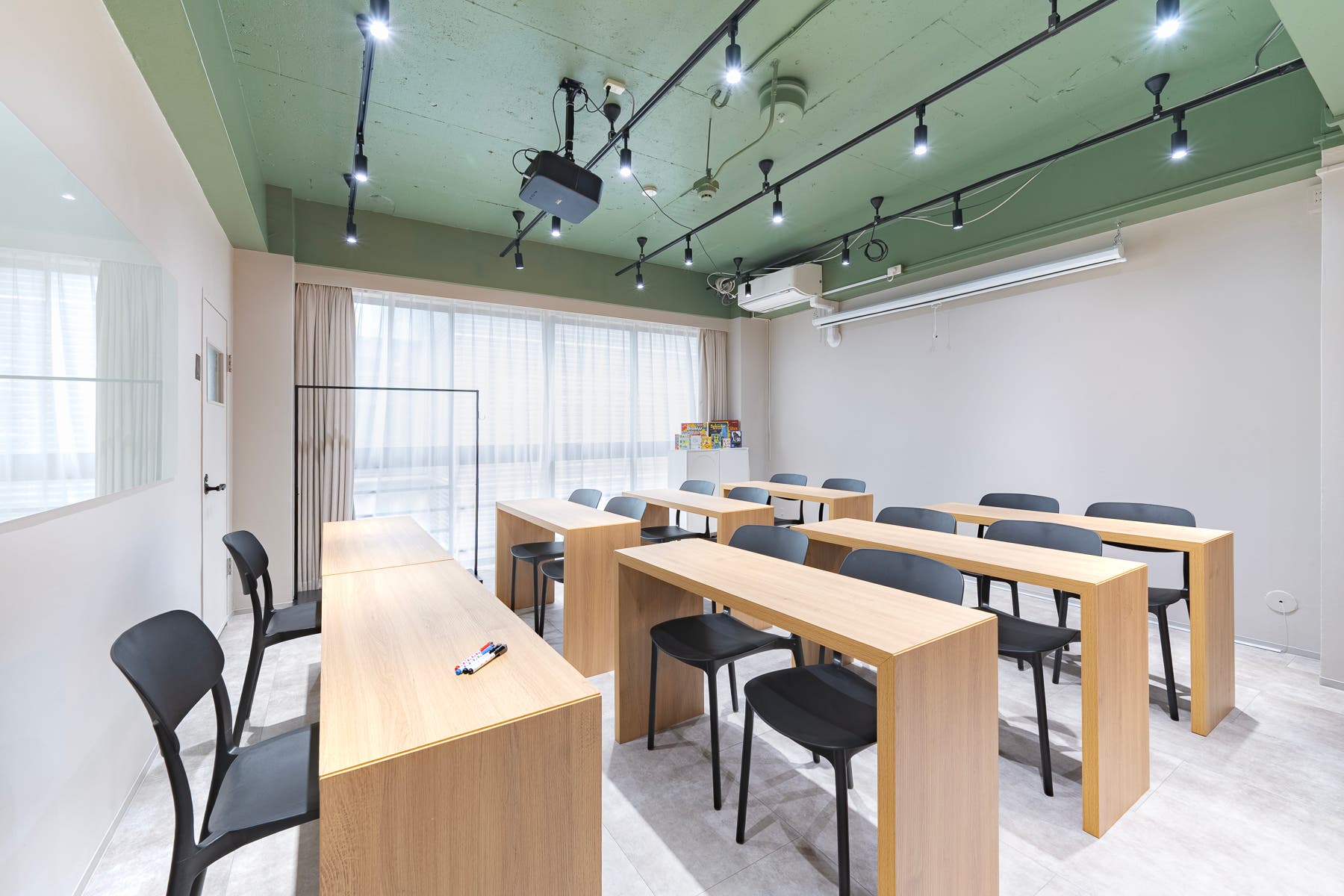 スペモ/池袋駅4分/打ち上げ/会議/懇親会/忘年会/40人収容/24時間営業/797_SpemoLOUNGE池袋2ndの写真5