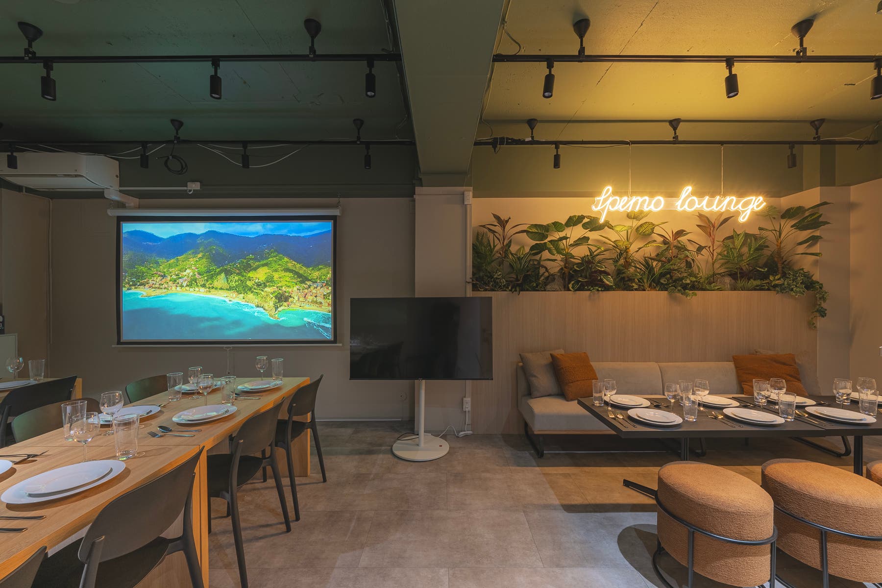 スペモ/池袋駅4分/打ち上げ/会議/懇親会/忘年会/40人収容/24時間営業/797_SpemoLOUNGE池袋2ndの写真2