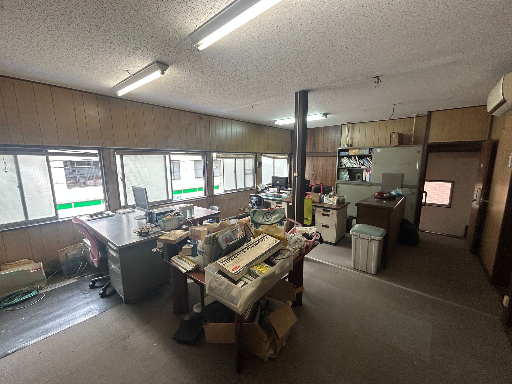 昭和レトロな事務所の写真3
