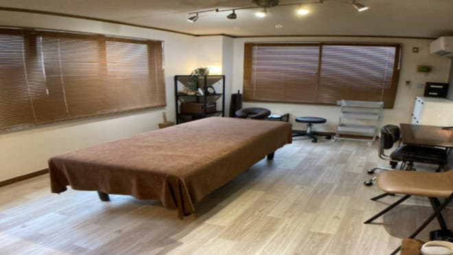 蒲田駅徒歩3分の好立地✨エステ・アロマ・整体・マッサージなどの多目的の施術に使える充実の設備・備品✨完全個室型のレンタルサロン✨の写真1